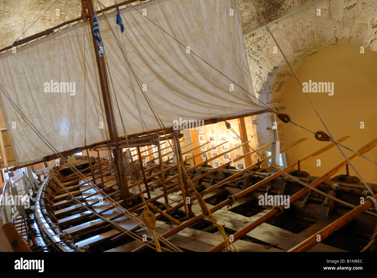 Griechenland boot schiff schiffe -Fotos und -Bildmaterial in hoher ...