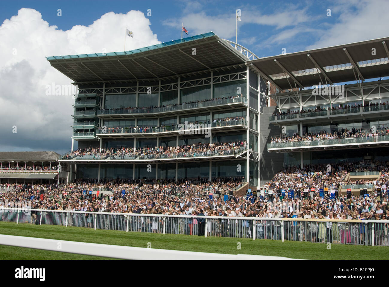 Pferderennen royal ascot auf der york york racecourse -Fotos und ...