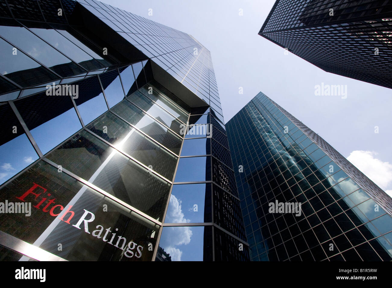 Der Hauptsitz von Fitch Ratings an One State Street Plaza New York City ...