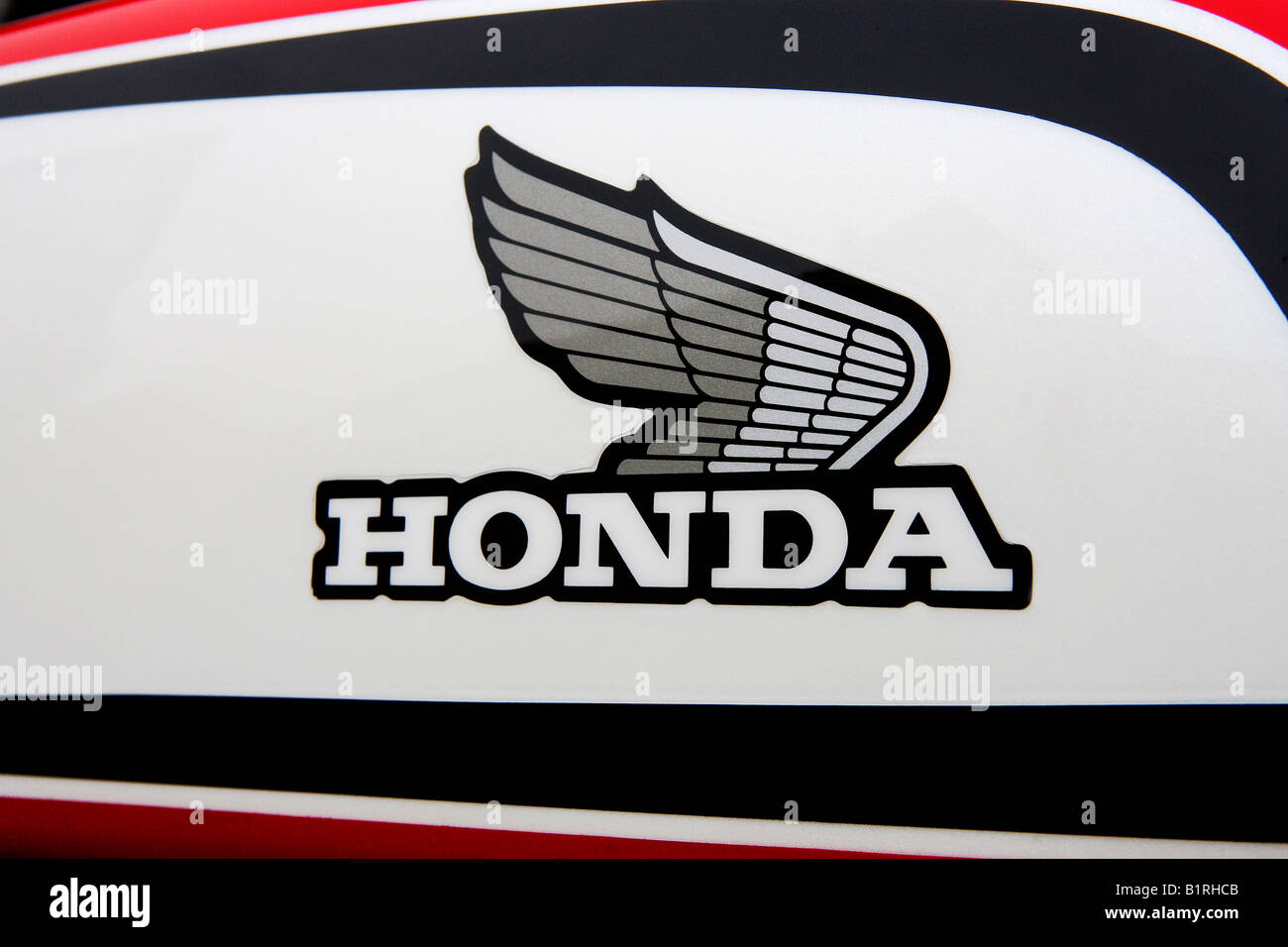 Tank eines Motorrads, Emblem von honda Stockfotografie - Alamy