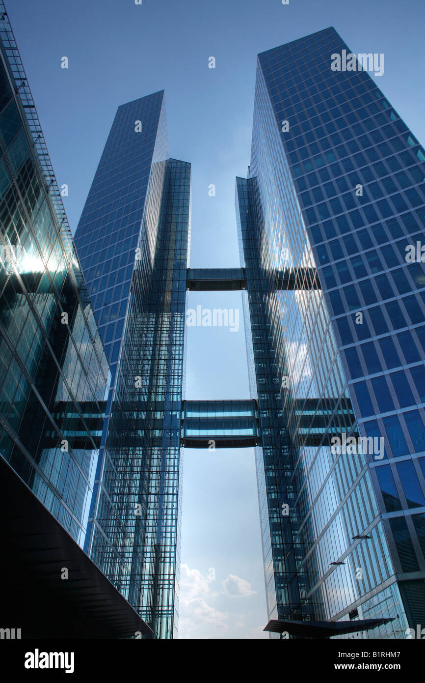 Facade of highlight towers -Fotos und -Bildmaterial in hoher Auflösung ...