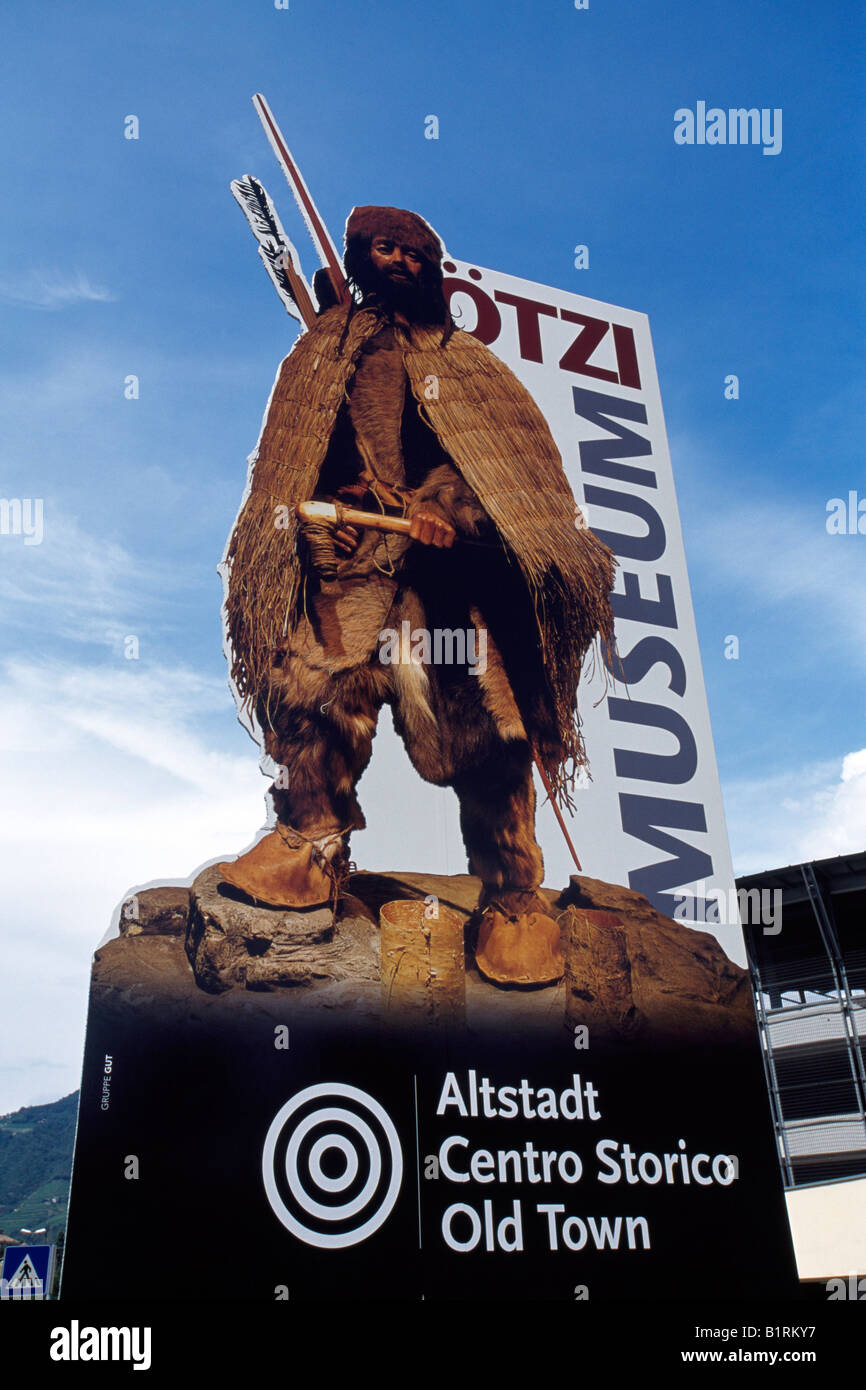ötzi, museum bozen -Fotos und -Bildmaterial in hoher Auflösung – Alamy