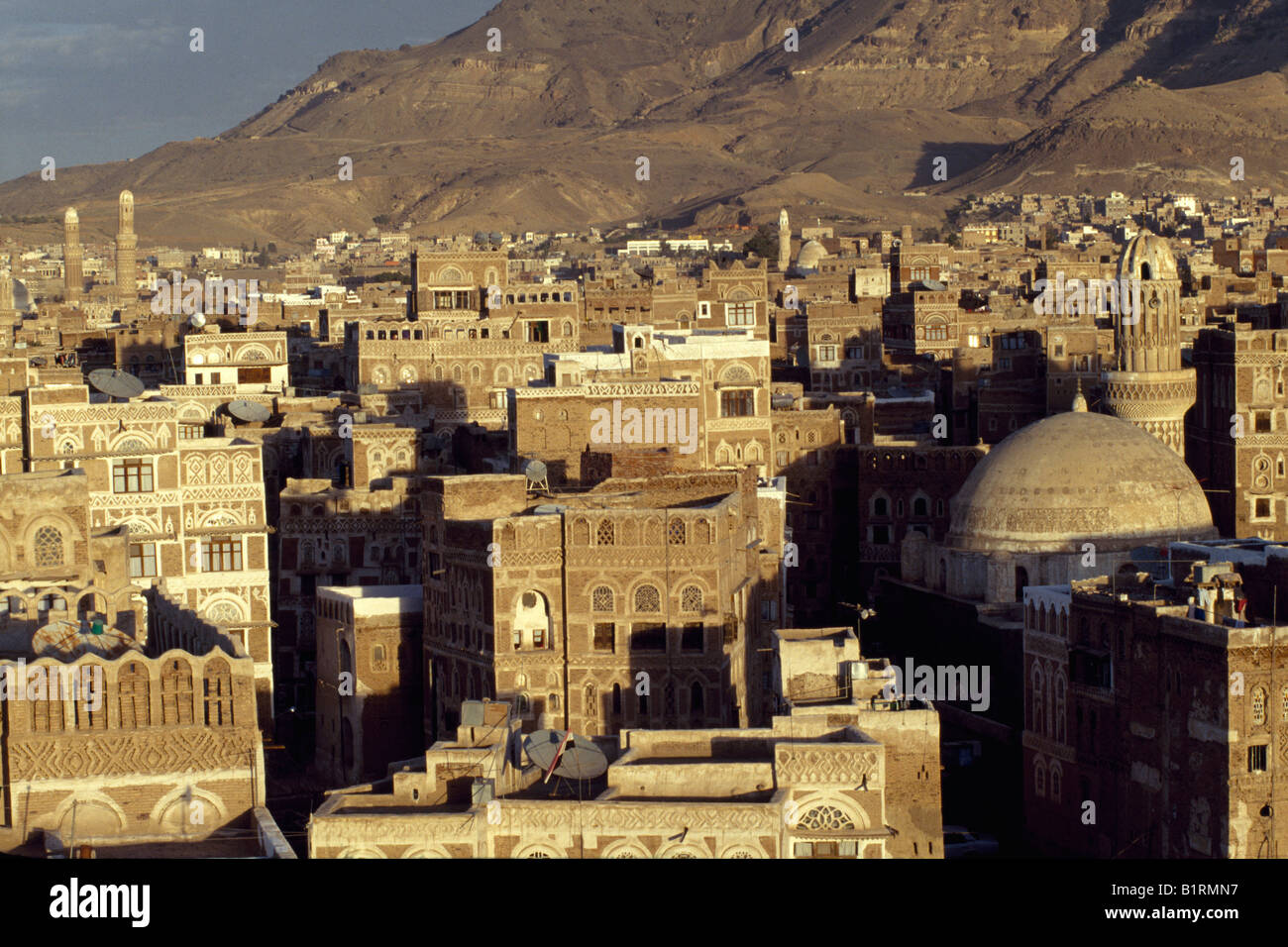Sanaa gebaeude -Fotos und -Bildmaterial in hoher Auflösung – Alamy