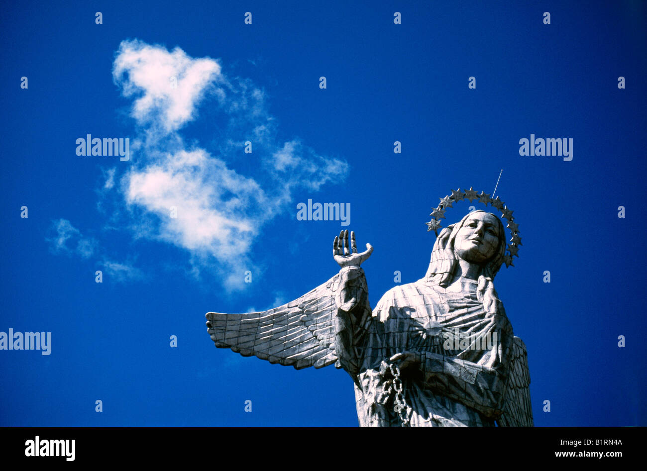 Statua di vergine maria quito -Fotos und -Bildmaterial in hoher ...