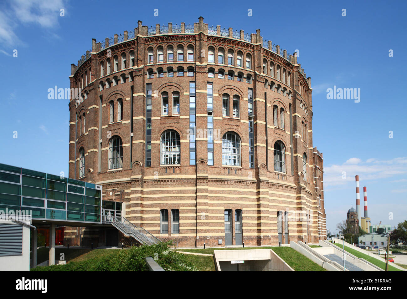 Wiener gasometer -Fotos und -Bildmaterial in hoher Auflösung – Alamy