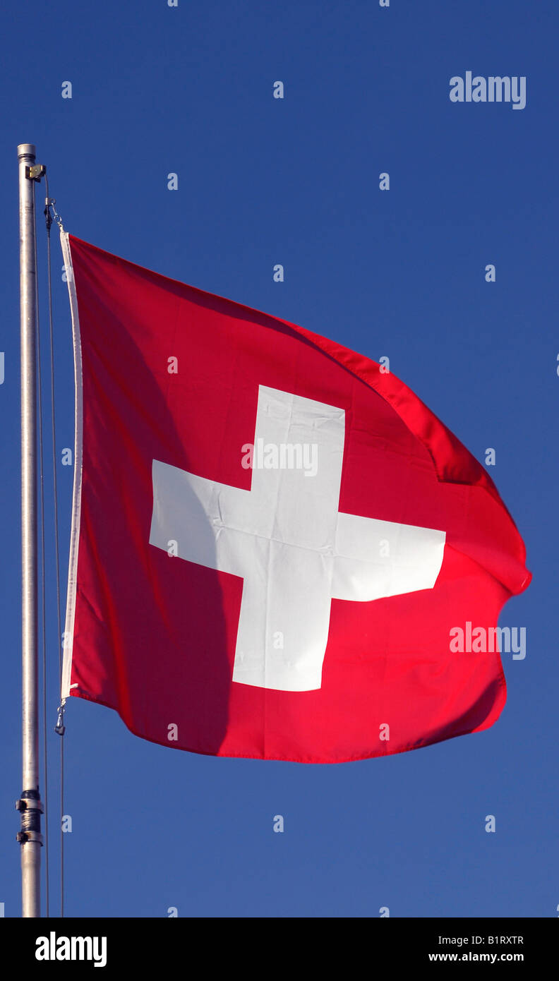 Fahne am fahnenmast -Fotos und -Bildmaterial in hoher Auflösung – Alamy