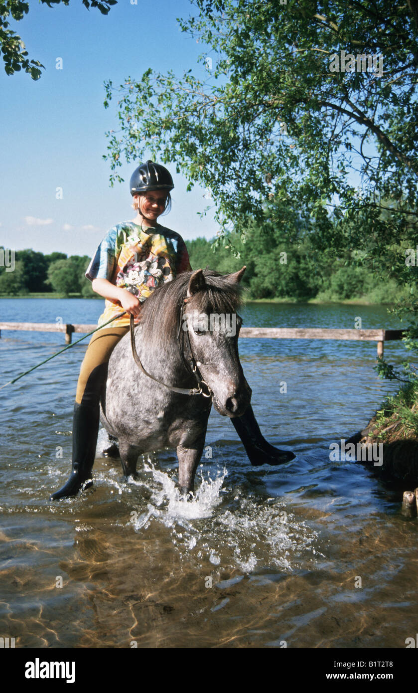 Reiter und reiterinnen -Fotos und -Bildmaterial in hoher Auflösung – Alamy