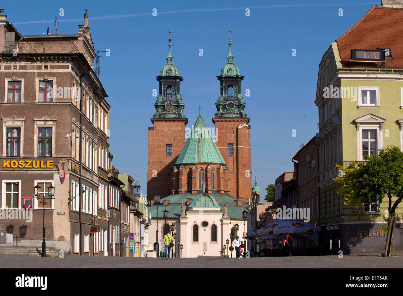 Gniezno cathedral gniezno -Fotos und -Bildmaterial in hoher Auflösung ...