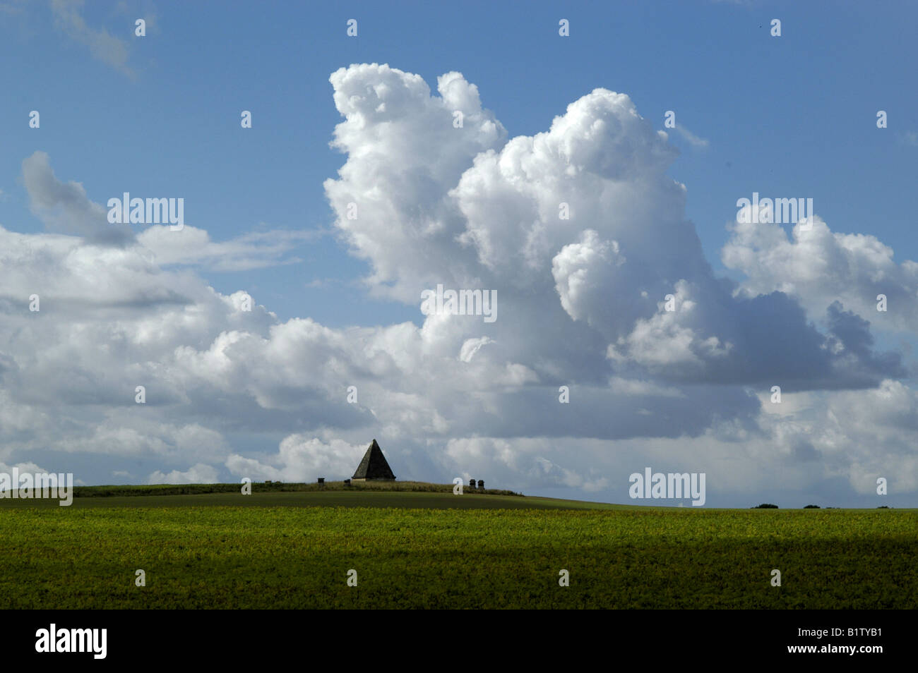 Burg howard pyramide -Fotos und -Bildmaterial in hoher Auflösung – Alamy
