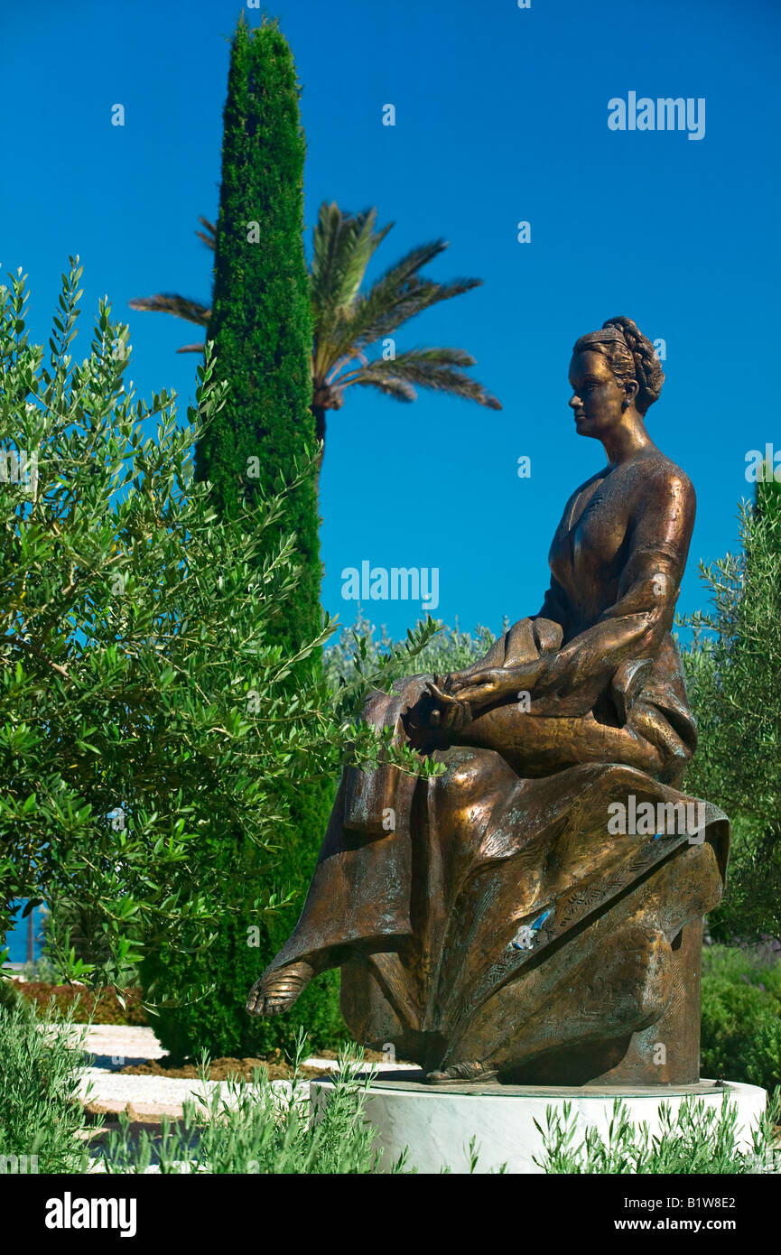 Princess of monaco statue grace kelly -Fotos und -Bildmaterial in hoher ...