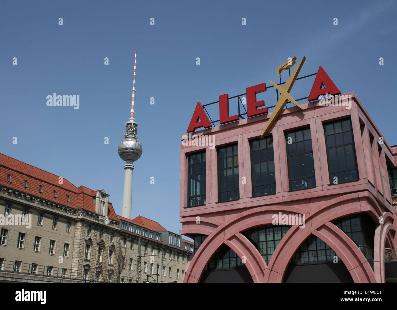 Fernsehturm Fernsehturm und Alexa Shopping-Center Berlin Deutschland ...