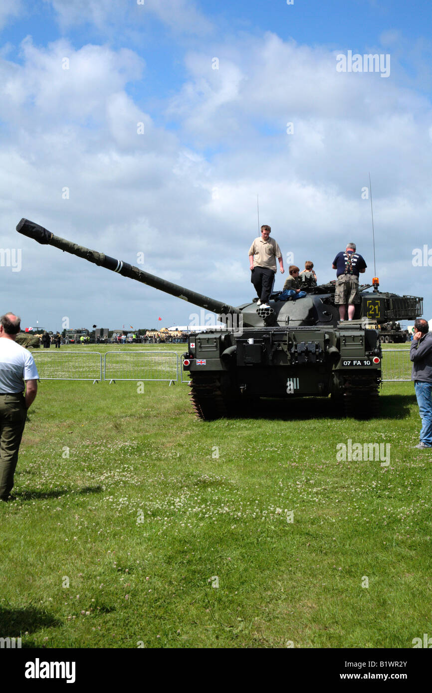 Chieftain main battle tank tank -Fotos und -Bildmaterial in hoher ...