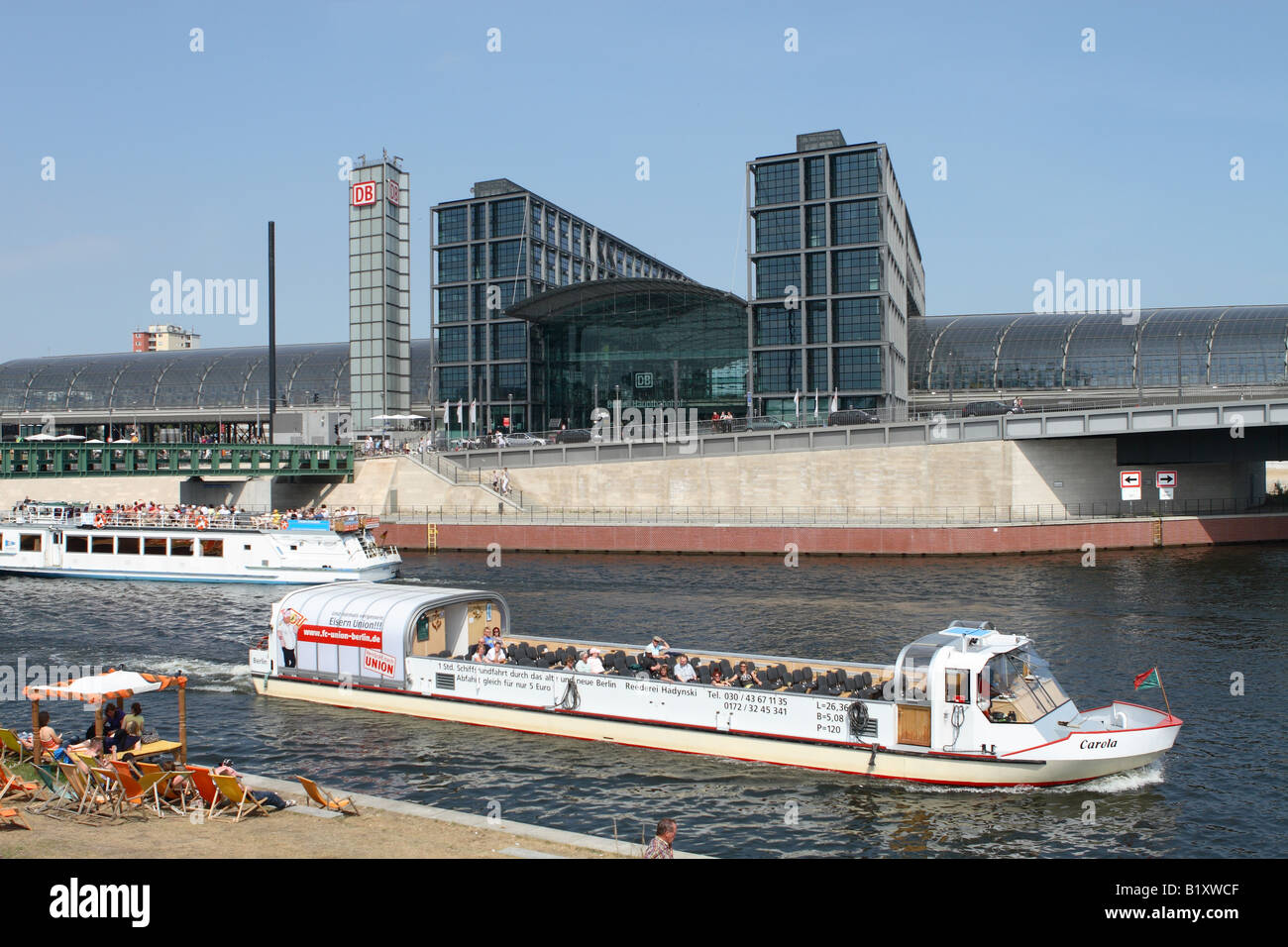 Berlin Deutschland Touristen Vergnügen cruise Boot auf der Spree ...