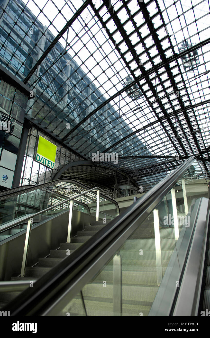 Berlin Hauptbahnhof Hauptbahnhof Bahnhof Hauptbahnhof DB innere Aufbau ...