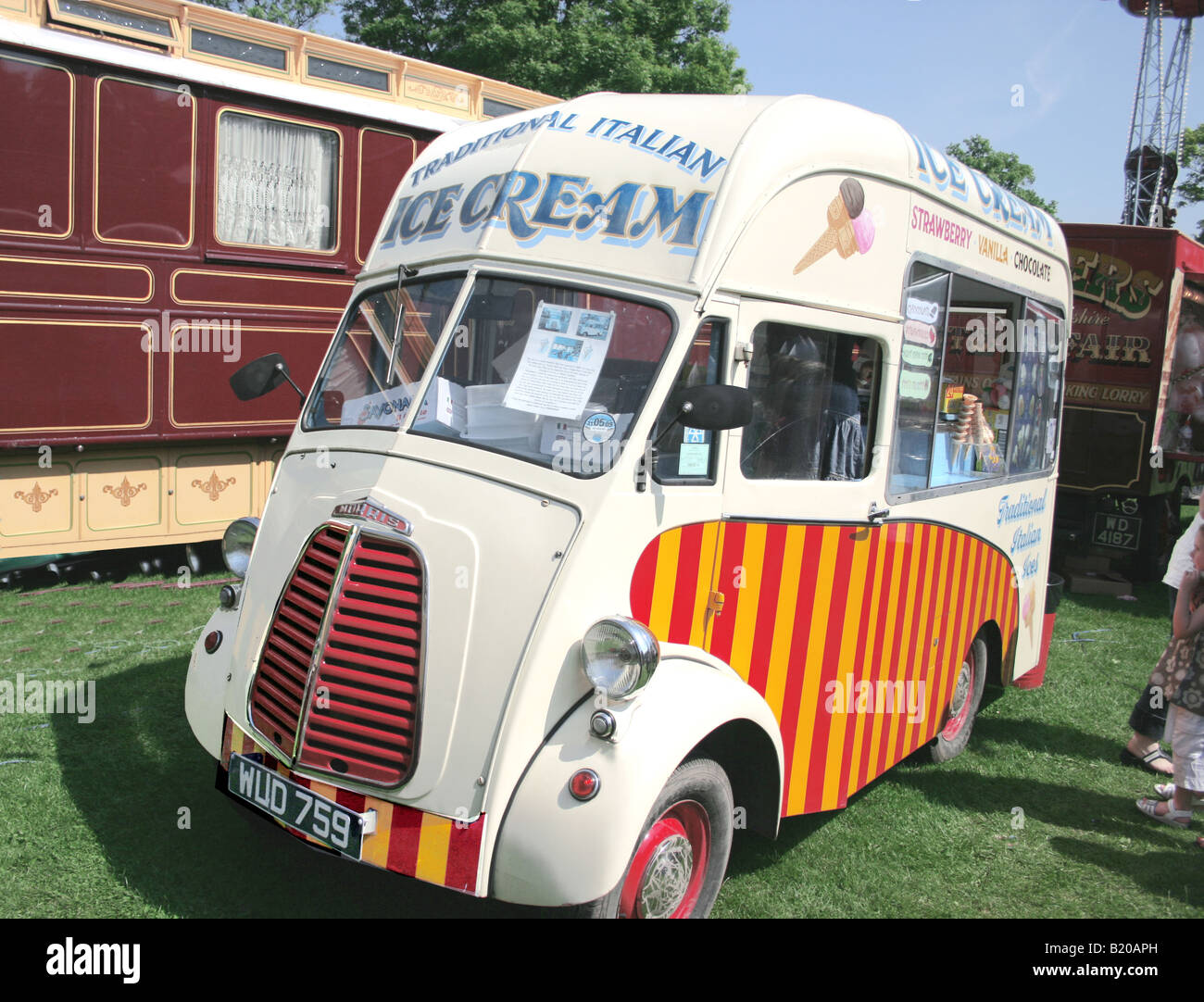 Old Style Ice Cream Van Stockfotos & Old Style Ice Cream Van Bilder - Alamy