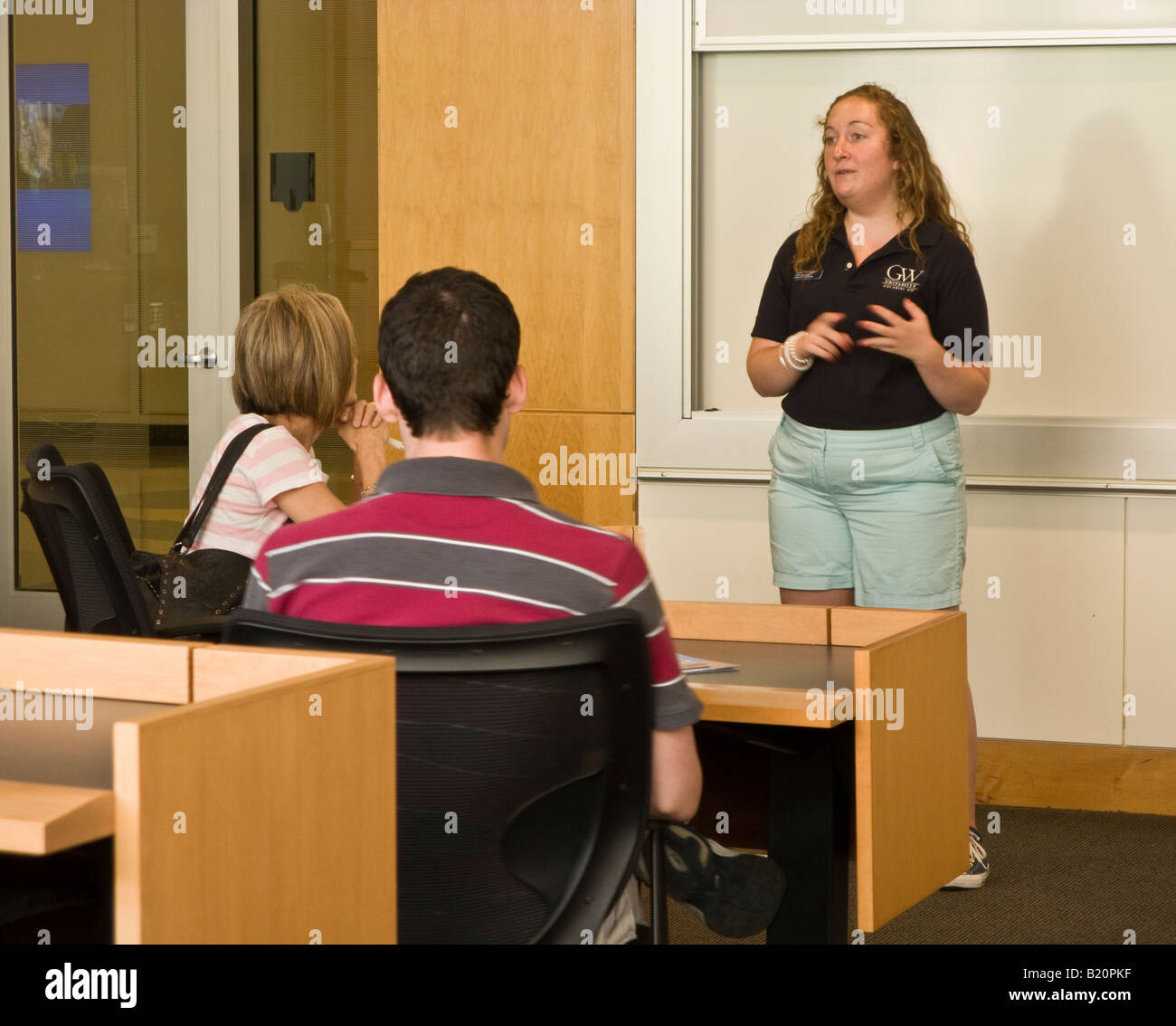 Schüler im Gespräch mit Eltern und Studieninteressierte, Kinobesuche ...