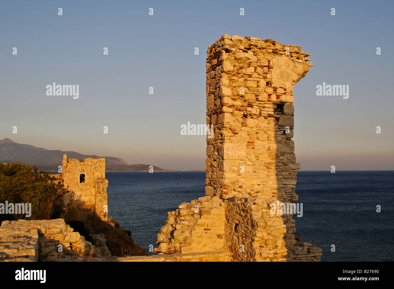 Reste der Burg von Lykourgos Logothetis Pythagorio Samos Griechenland ...