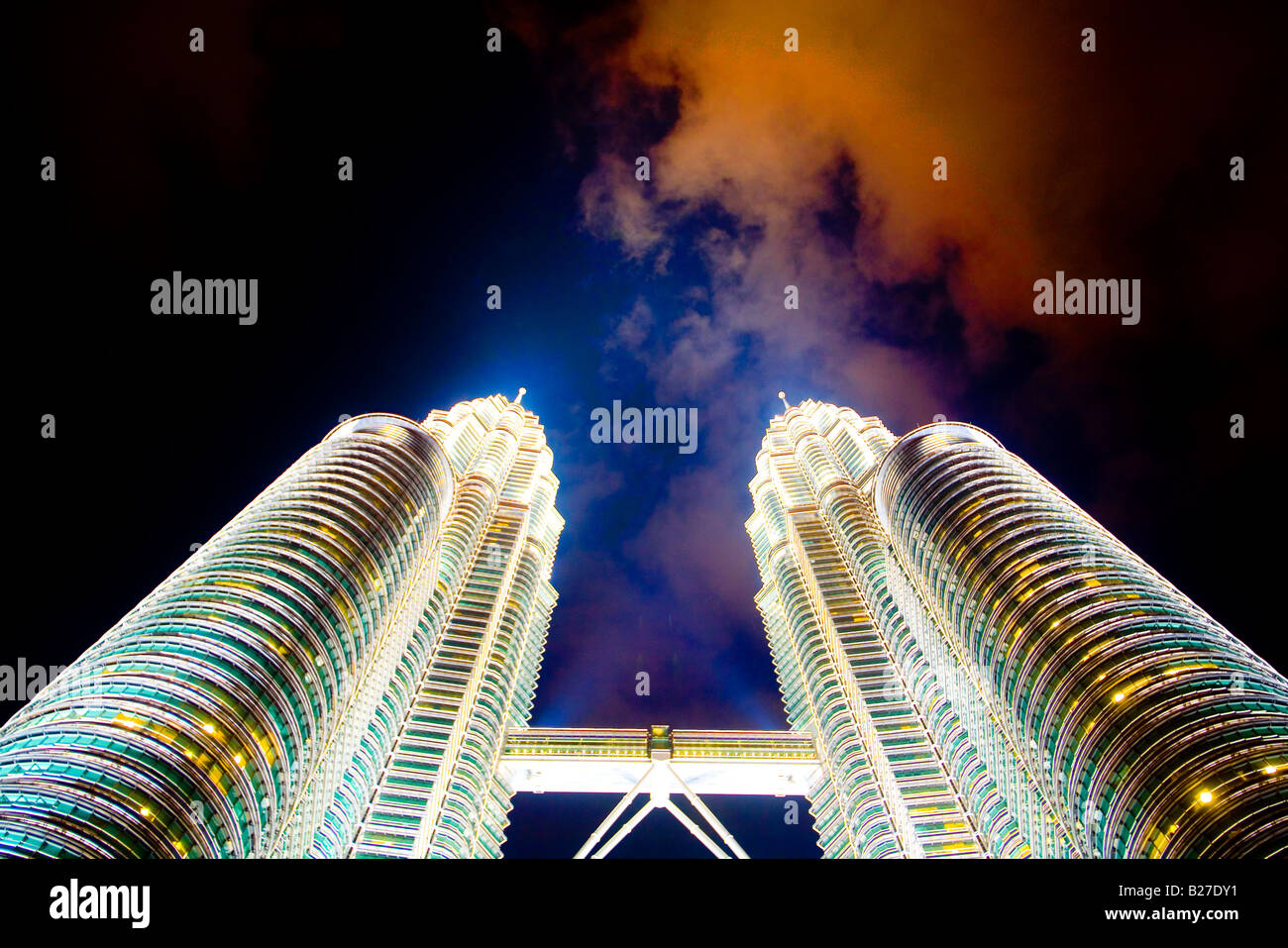 Petronas towers kuala lumpur -Fotos und -Bildmaterial in hoher ...