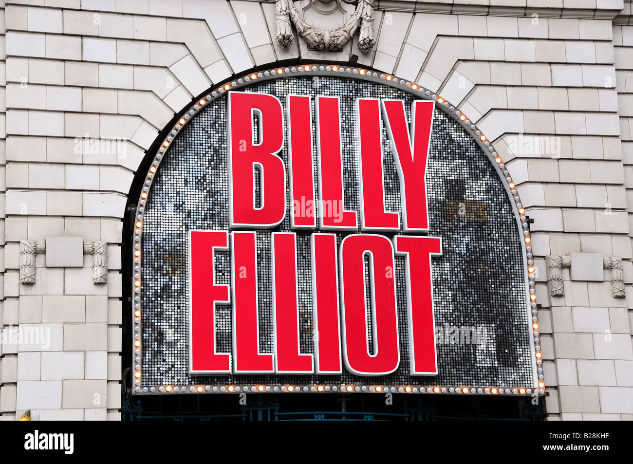 Theater billy elliot musical -Fotos und -Bildmaterial in hoher ...