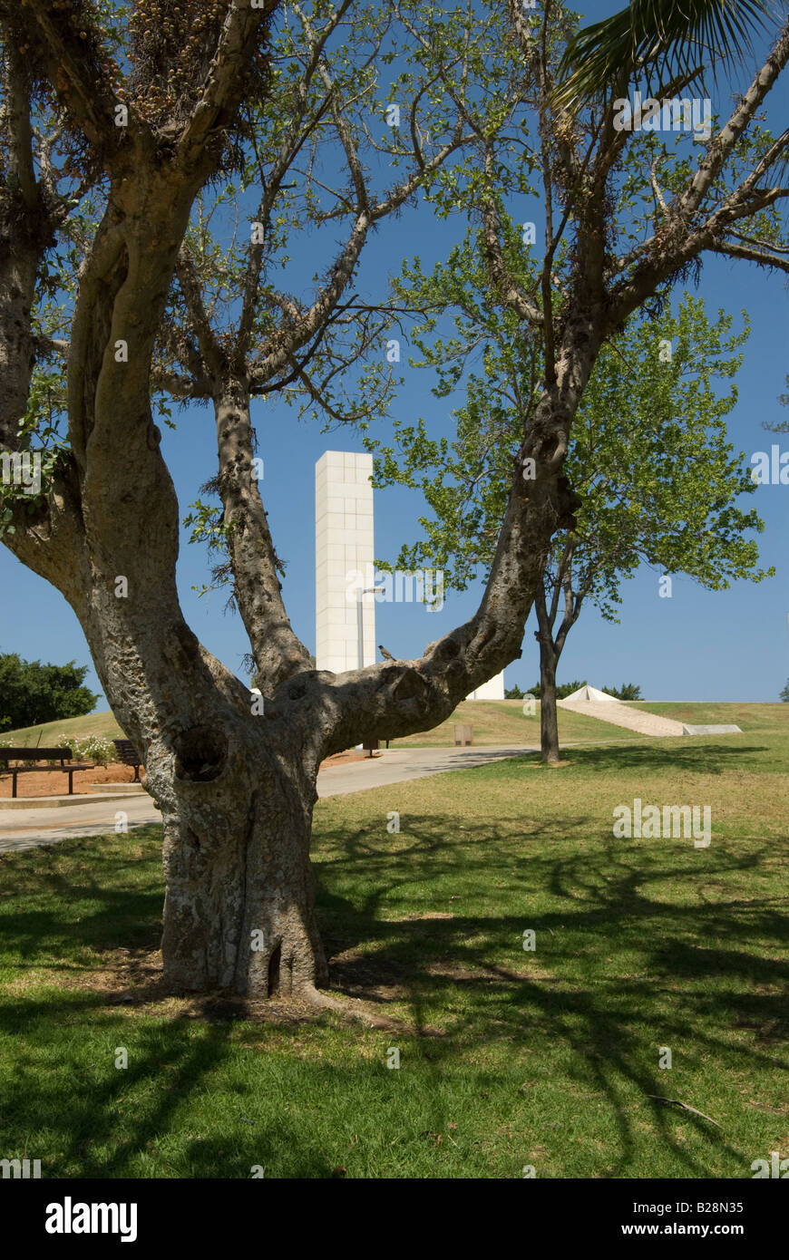 Danny karavan dani karavan -Fotos und -Bildmaterial in hoher Auflösung ...