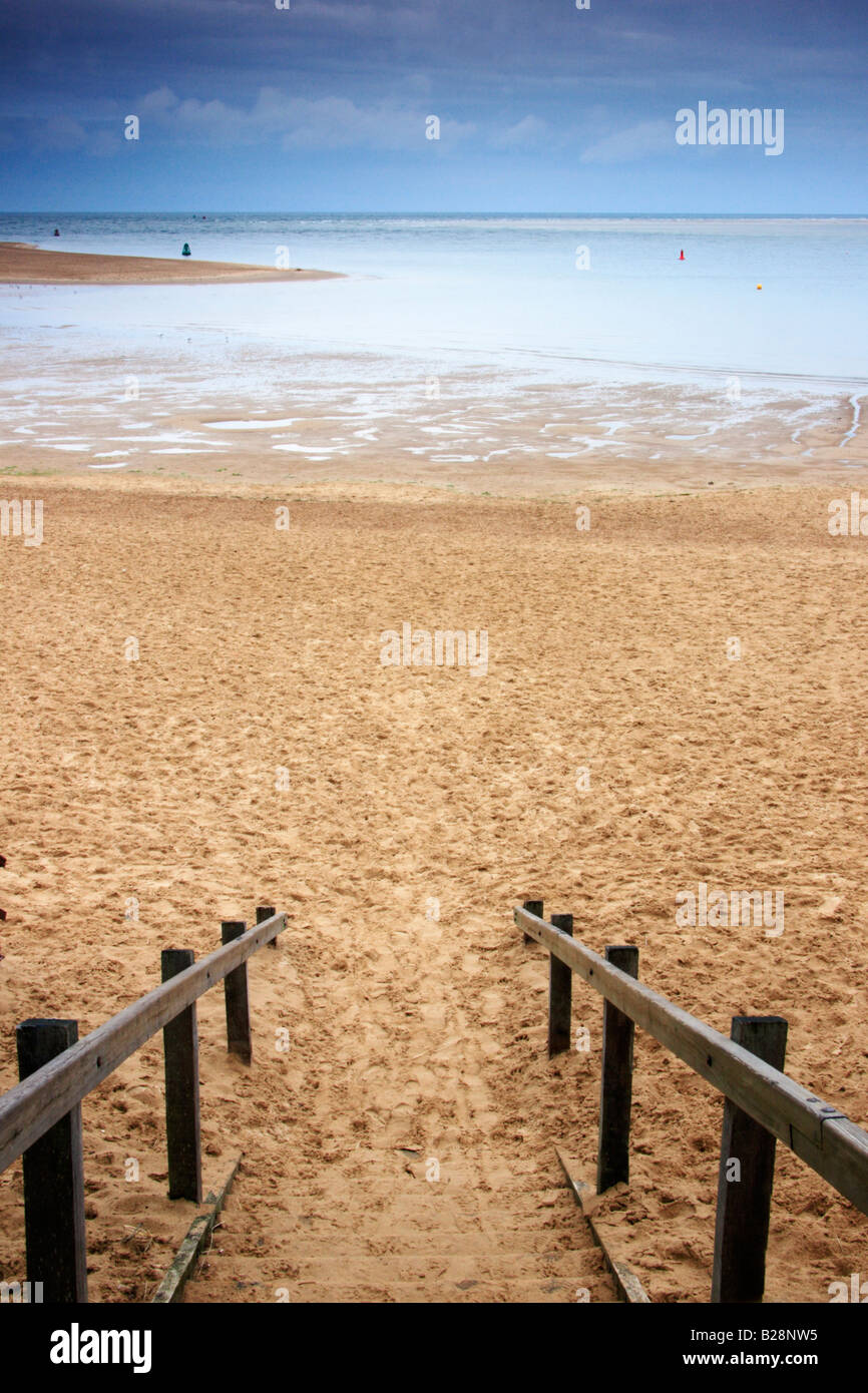 Schritte zum strand -Fotos und -Bildmaterial in hoher Auflösung – Alamy