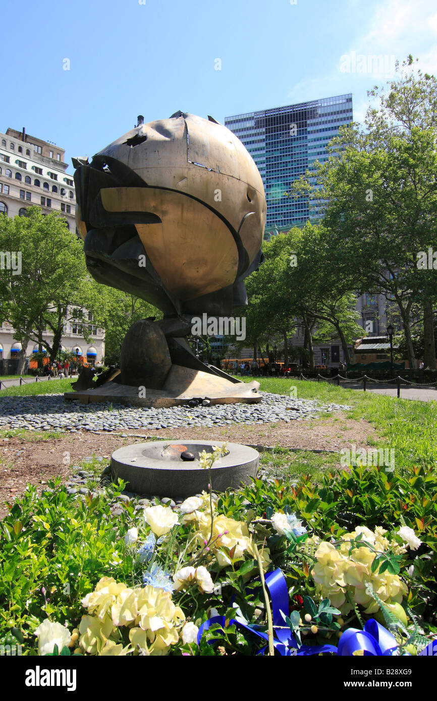 Die Kugel-Skulptur von Fritz Koenig - New York City, USA ...