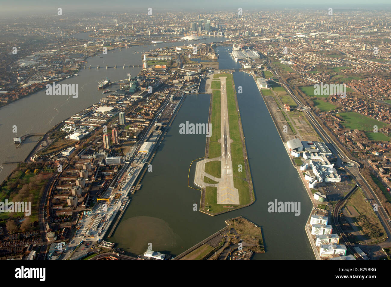 London stadtflughafen -Fotos und -Bildmaterial in hoher Auflösung – Alamy