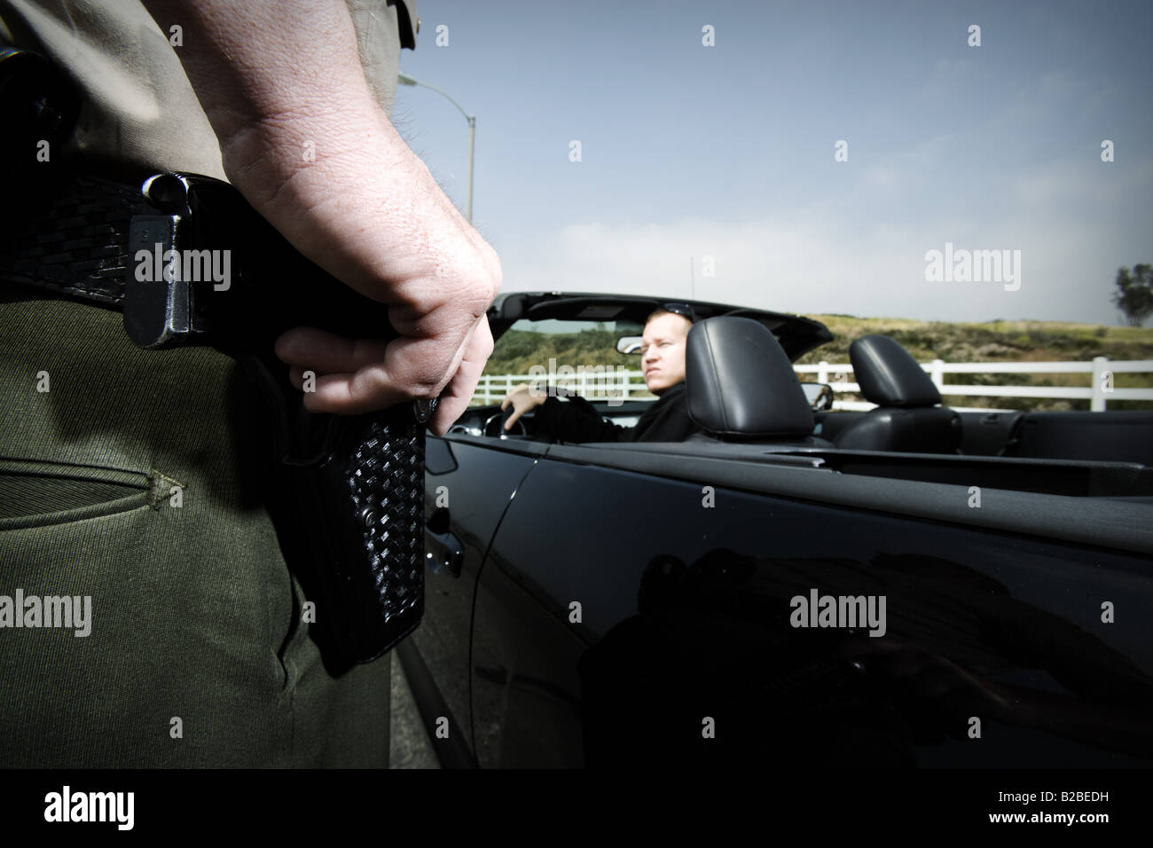 Police officer policeman stop hand -Fotos und -Bildmaterial in hoher ...