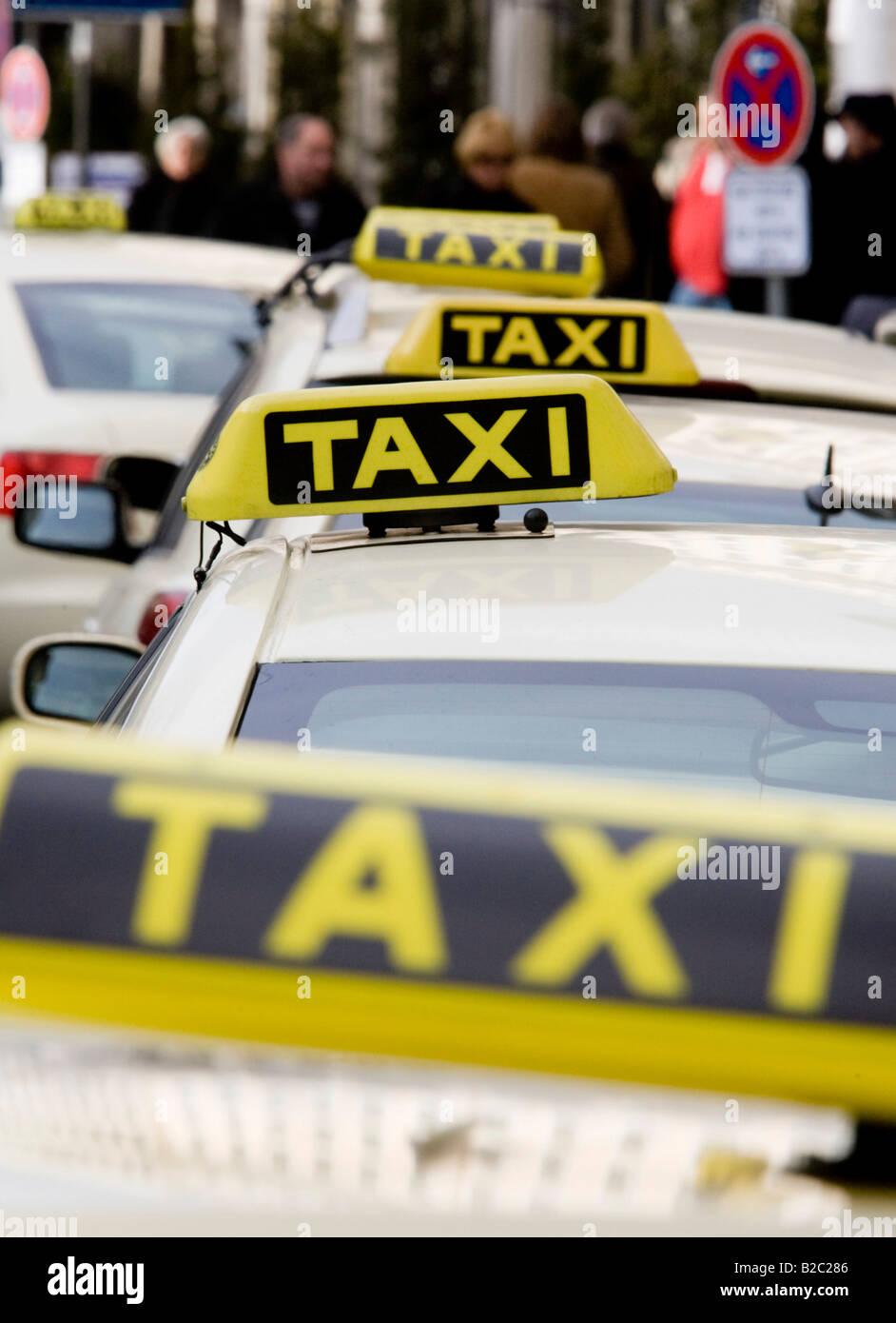 Taxi munich bavaria germany -Fotos und -Bildmaterial in hoher Auflösung ...