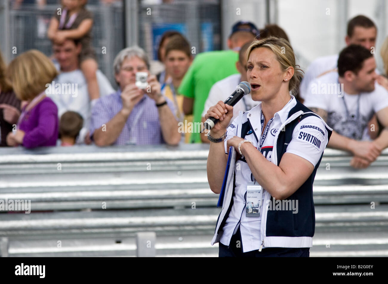 Vicky-Butler-Henderson an den BMW Sauber Pit Lane Park in Manchester ...