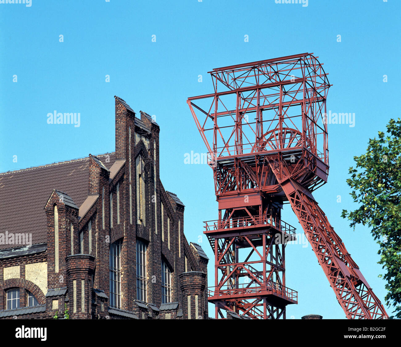 Zeche Bonifacius in Essen-Kray, Alte Lohnhalle Und Foerderturm, Essen ...