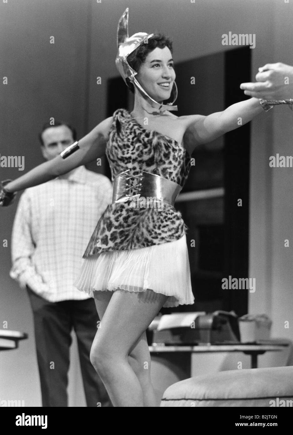 Theater, "Eine verteufelte Geschichte", Szene mit: Ursula Lingen, ca ...