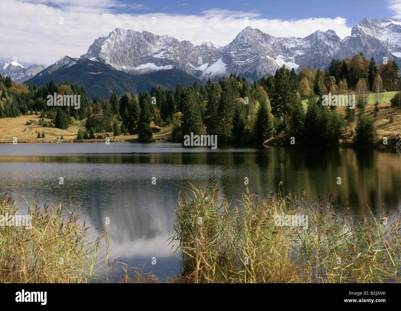 Landschaften berge bayern -Fotos und -Bildmaterial in hoher Auflösung ...