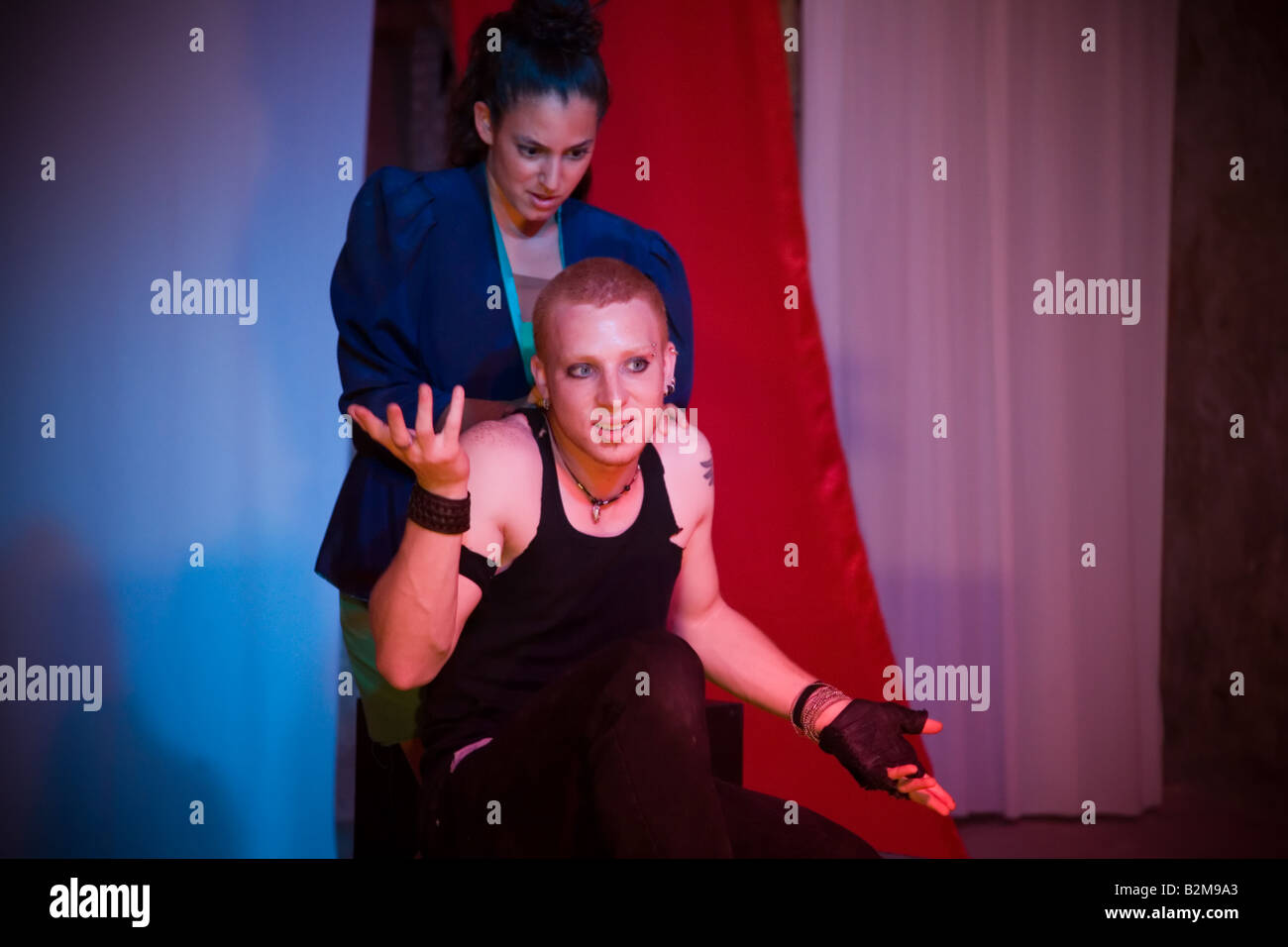 Eyal Ackerman Martef-Theater in Faust von Johann Wolfgang von Goethe und Schauspieler Efrat ...