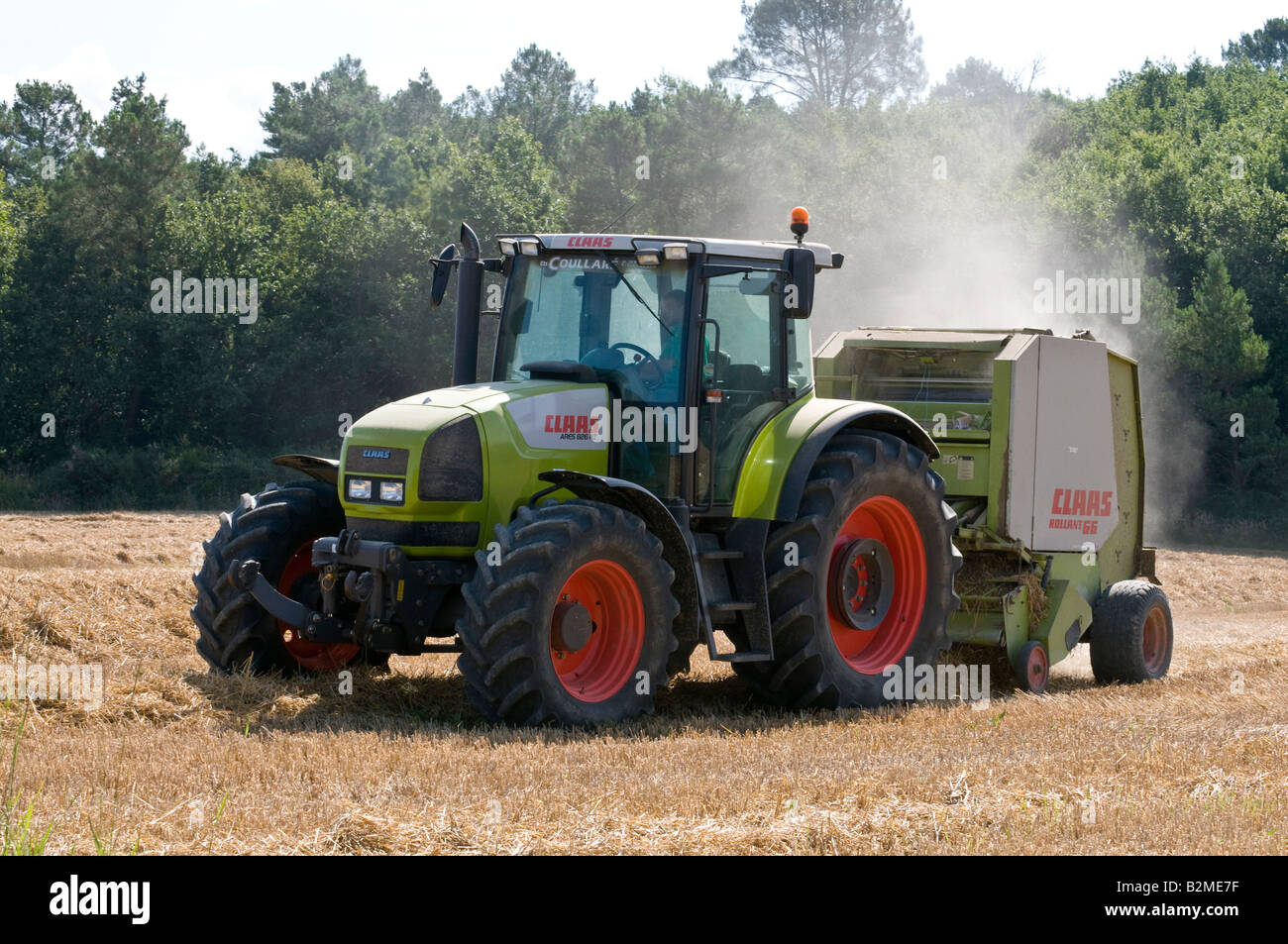 Claas traktor -Fotos und -Bildmaterial in hoher Auflösung – Alamy