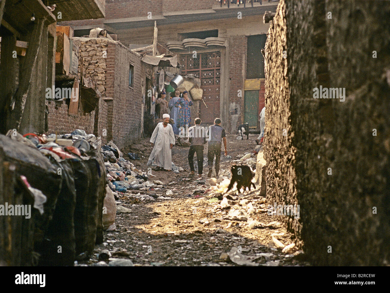 Kairoer slums -Fotos und -Bildmaterial in hoher Auflösung – Alamy