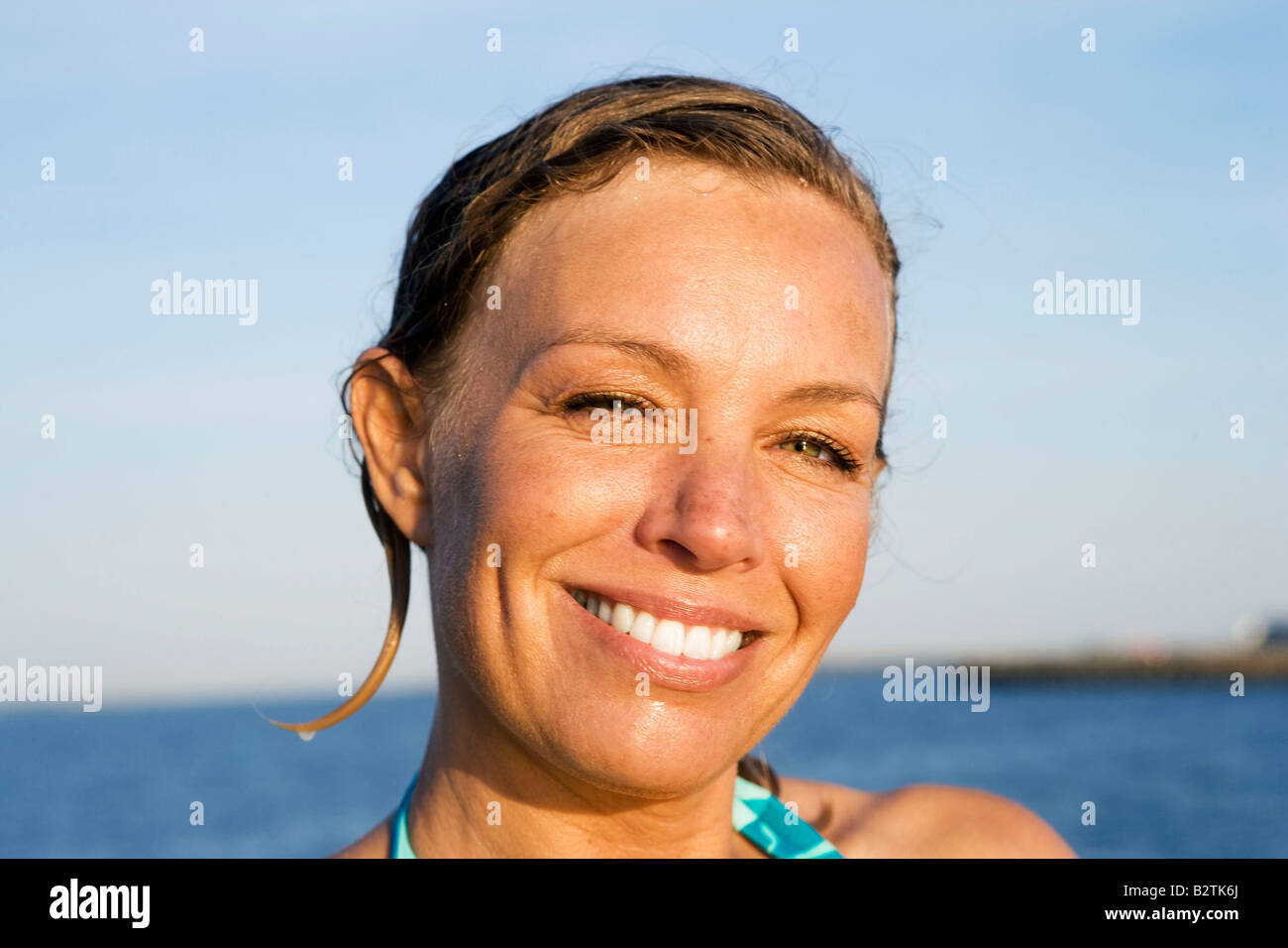 Nasses haar des weiblichen schwimmers -Fotos und -Bildmaterial in hoher ...