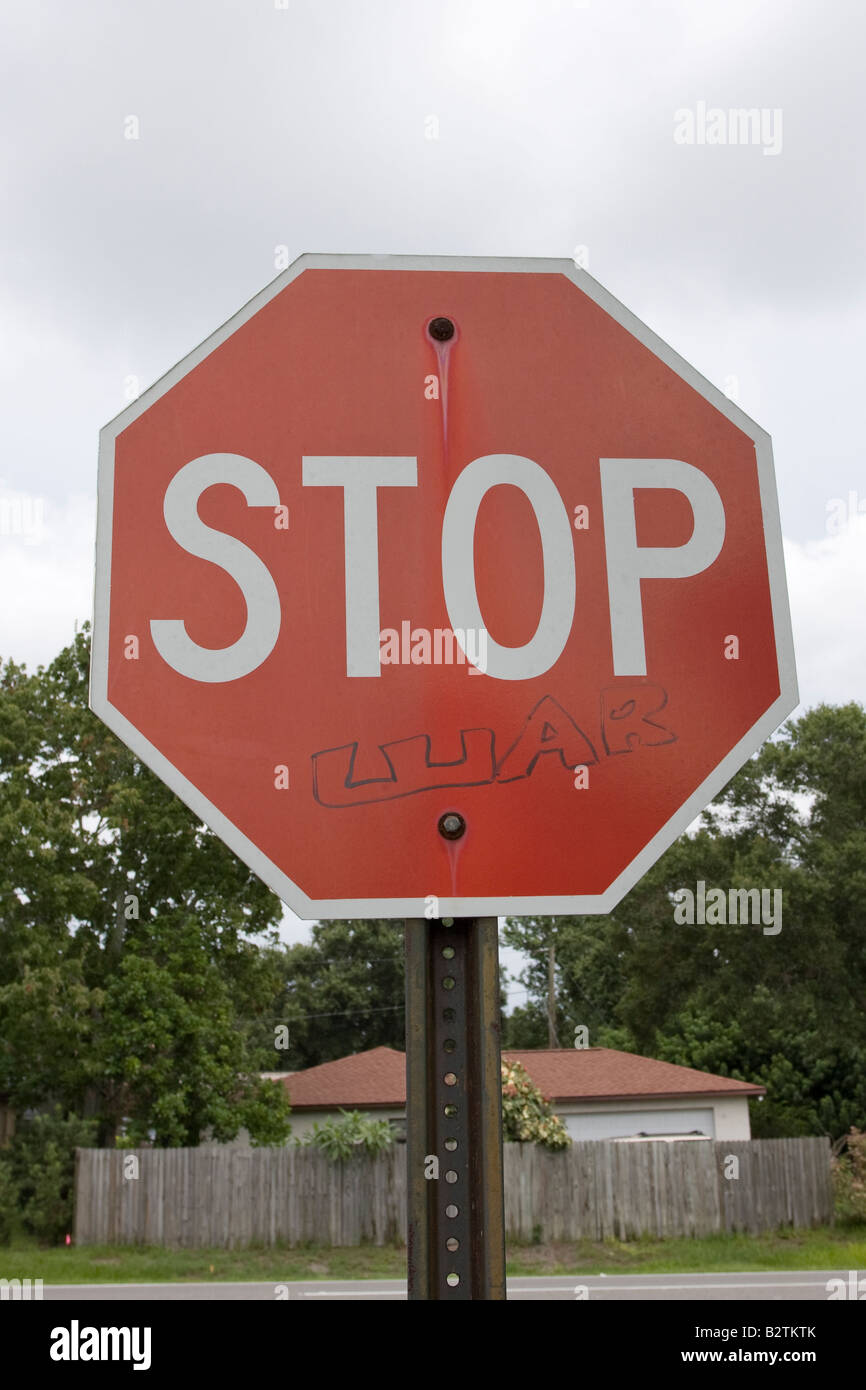 Straße Stop-Schild mit dem Wort Straße Stop-Schild mit dem Wort