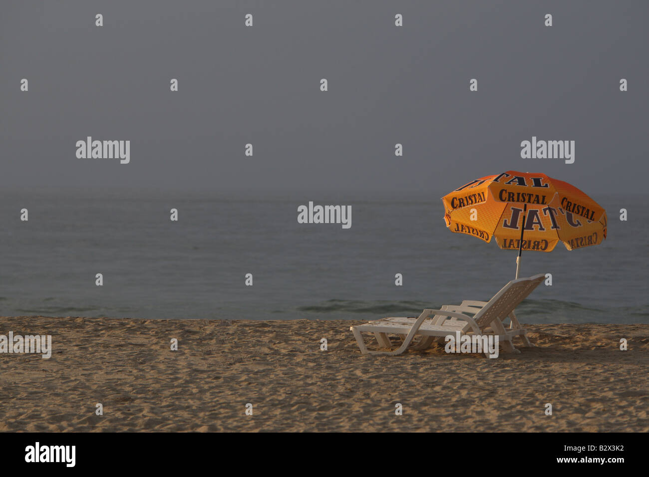 Liege am strand -Fotos und -Bildmaterial in hoher Auflösung – Alamy