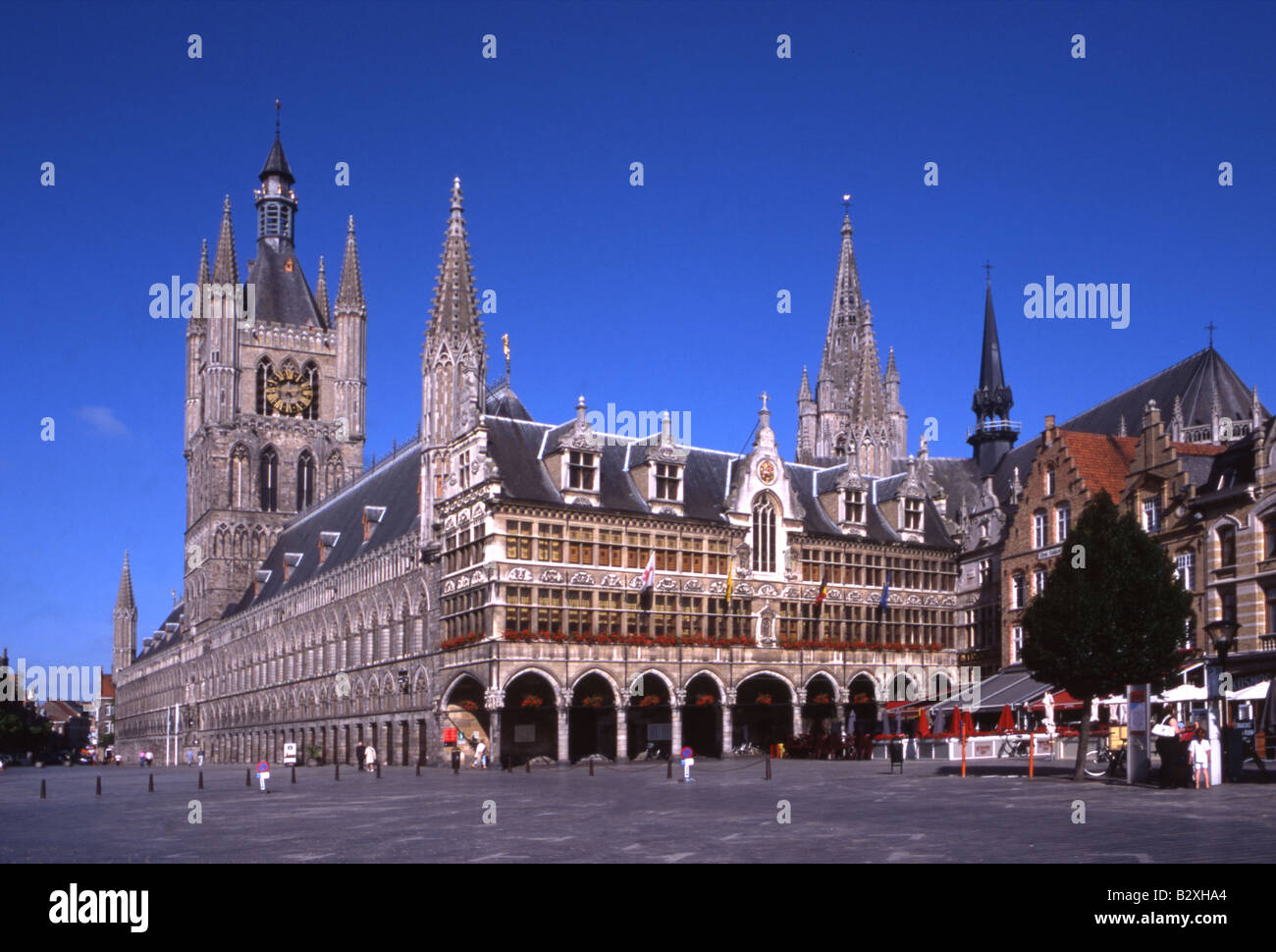 Museum in ypern -Fotos und -Bildmaterial in hoher Auflösung – Alamy