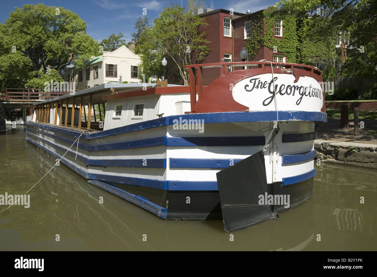 Das Boot "The Georgetown" auf dem Kanal in der Chesapeake & Ohio Canal ...