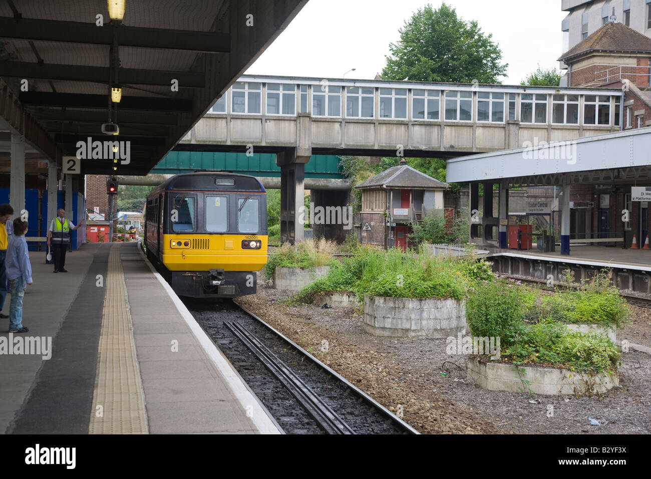 Exeter bahnhof -Fotos und -Bildmaterial in hoher Auflösung – Alamy