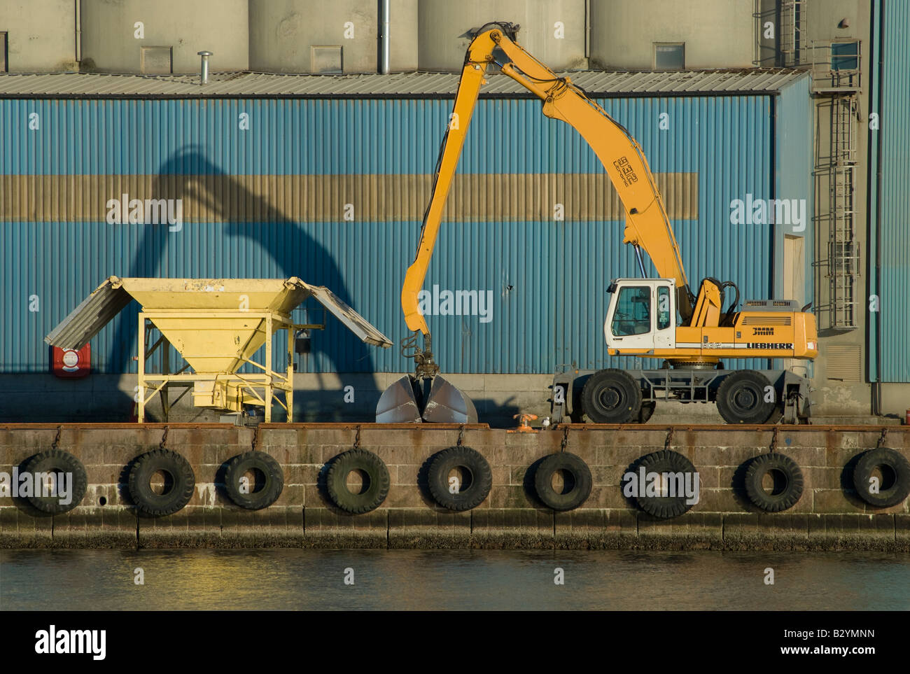 Liebherr bagger -Fotos und -Bildmaterial in hoher Auflösung – Alamy