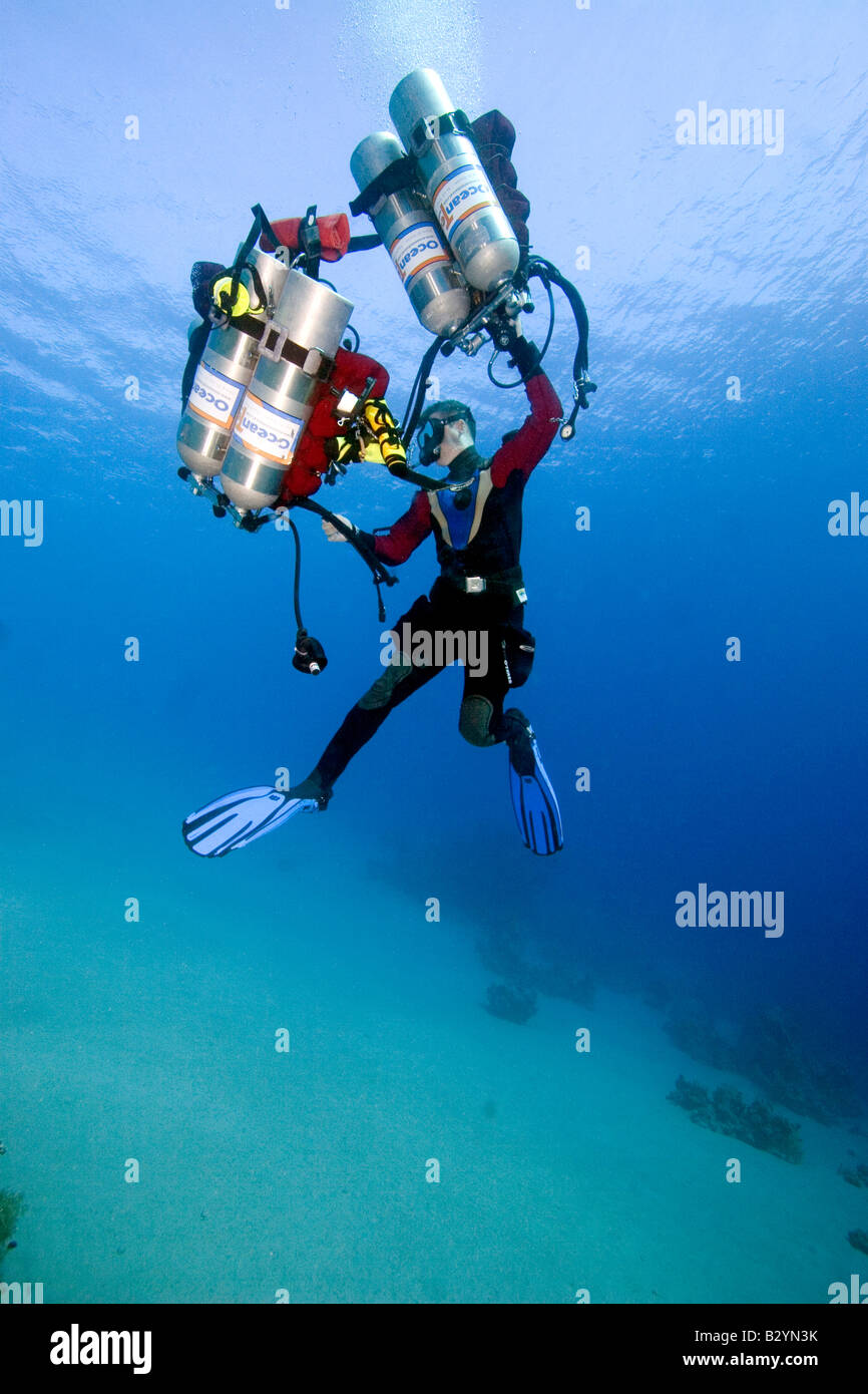 Taucher John Kean übt seinen Auftrieb im Ras Mohammed National Park in ...