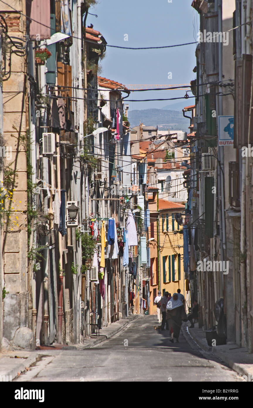 Straße in der Altstadt. Perpignan, Roussillon, Frankreich ...
