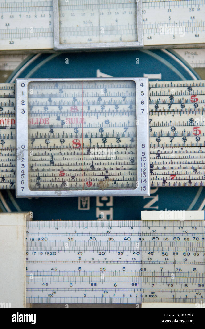 Rechenschieber berechnen -Fotos und -Bildmaterial in hoher Auflösung – Alamy