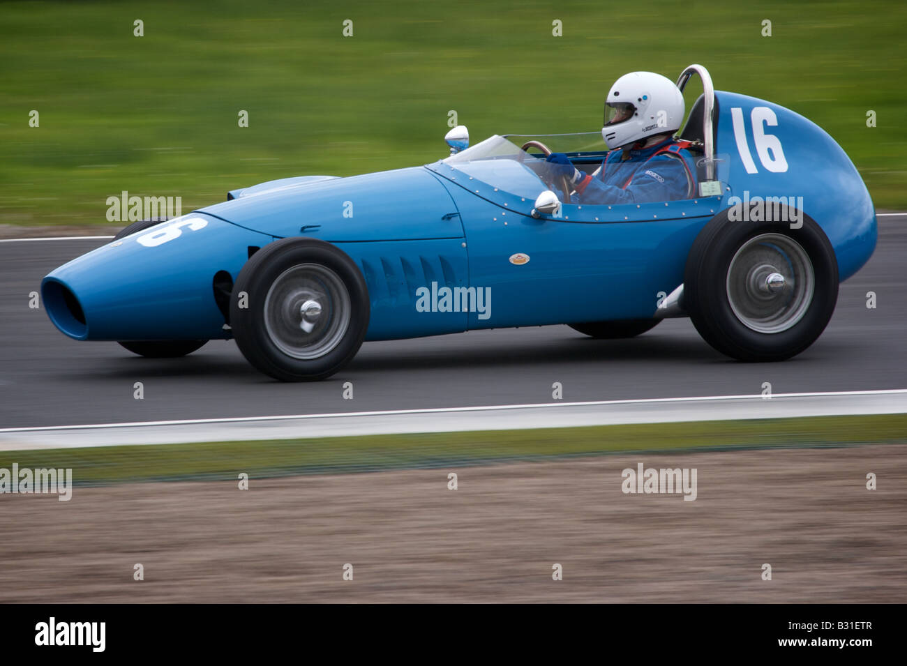 Einsitzer rennwagen -Fotos und -Bildmaterial in hoher Auflösung – Alamy