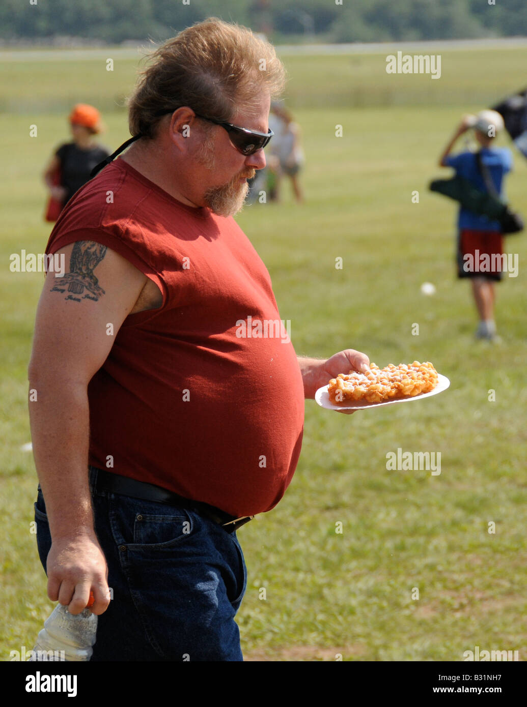 Bierbauch mann -Fotos und -Bildmaterial in hoher Auflösung – Alamy