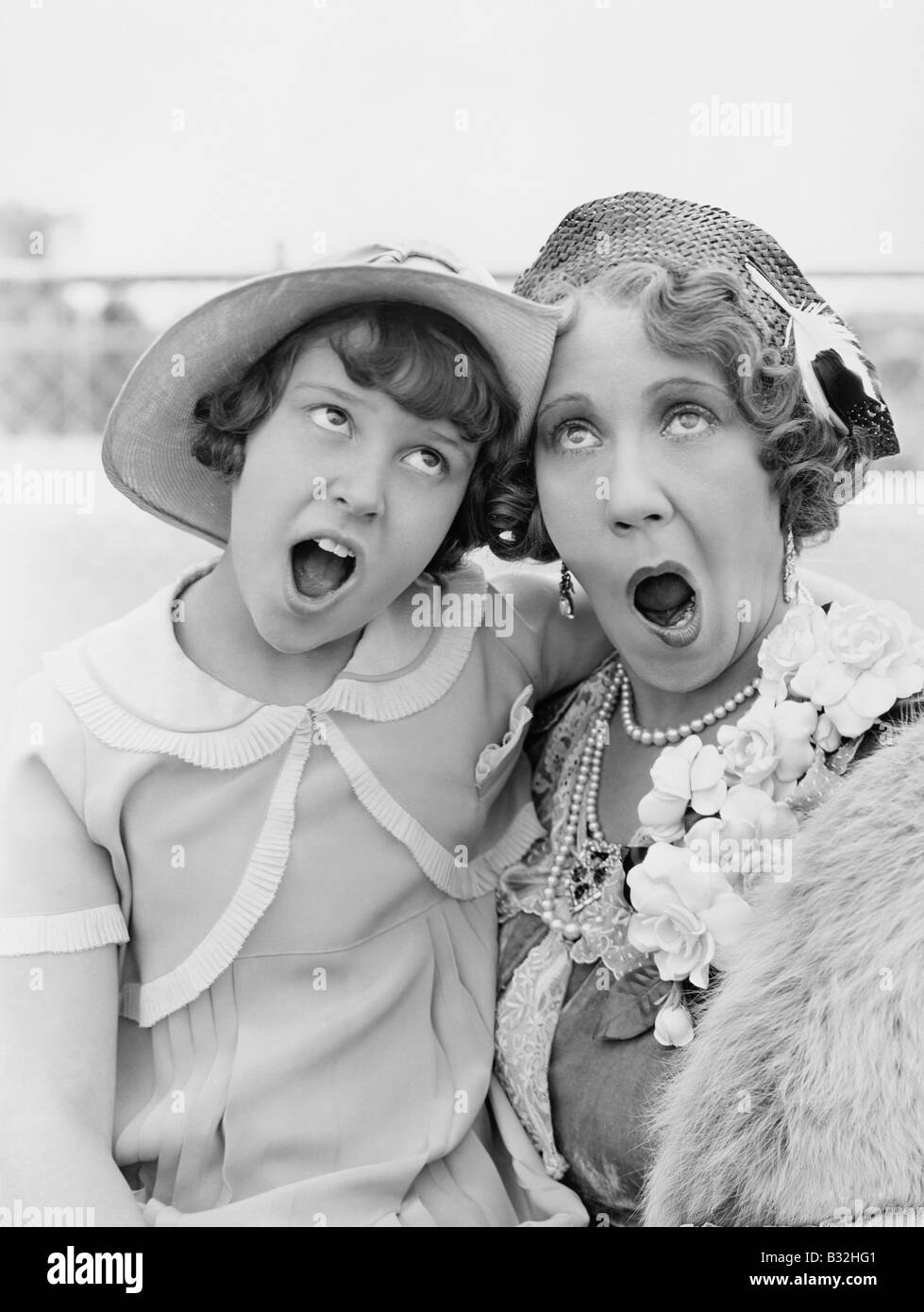 Frauen duett -Fotos und -Bildmaterial in hoher Auflösung – Alamy