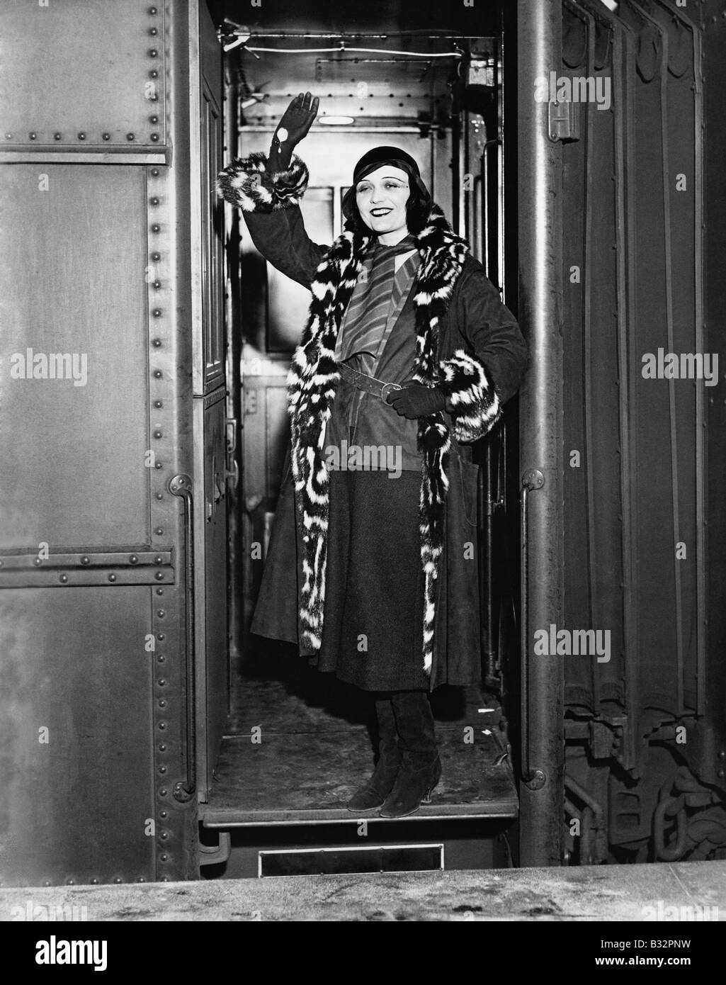 Waving goodbye plane -Fotos und -Bildmaterial in hoher Auflösung – Alamy